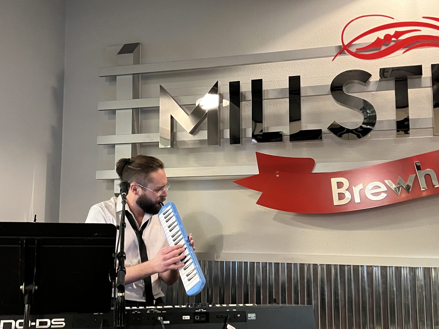 COLE THOMAS LIVE ON MILLSTREAM BREWING CO.'S PARTY PORCH - Amana ...